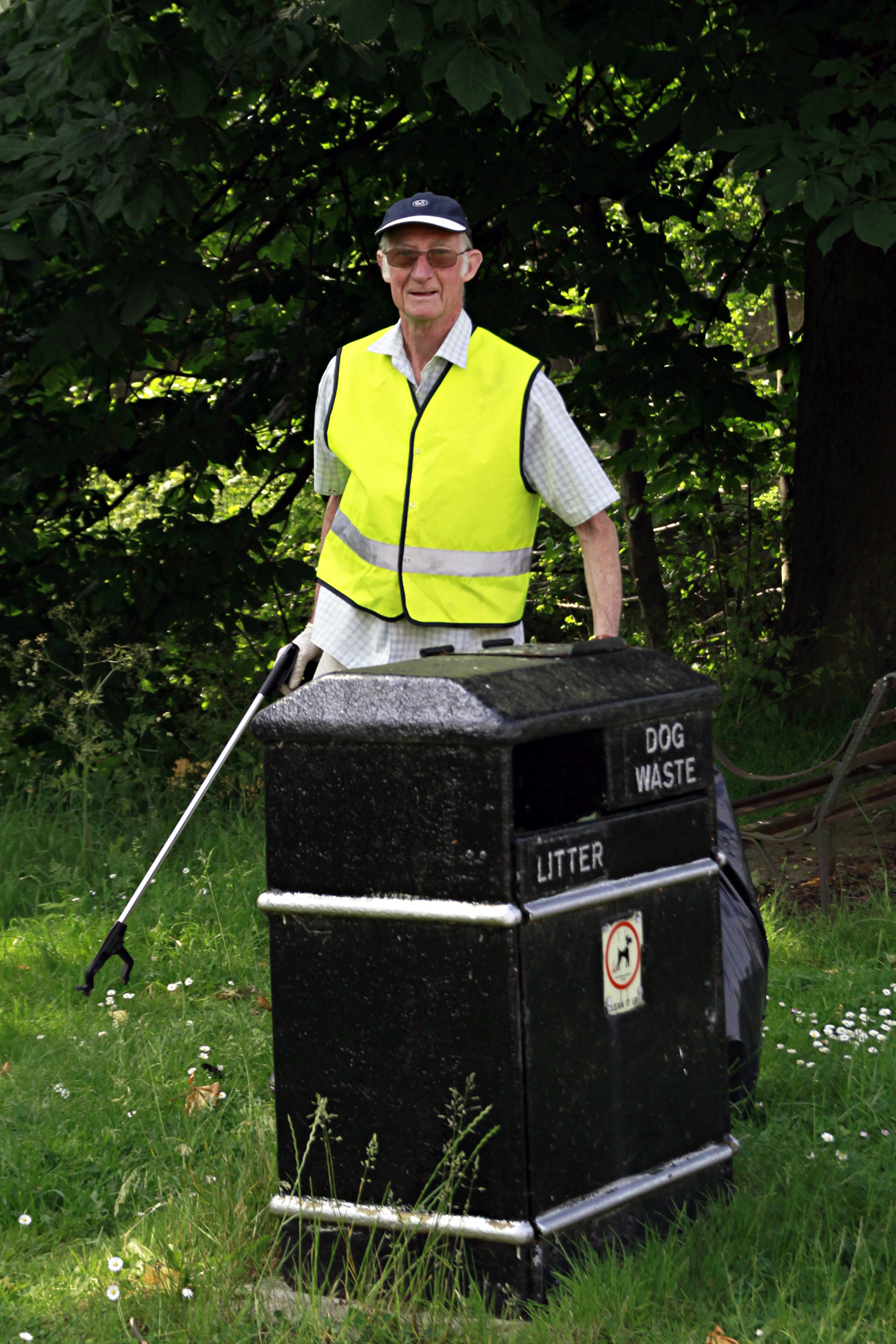 Litter picking - SPIOTA